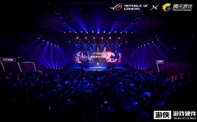 “天生BUFF”竞力狂飙 华硕机电散惊艳亮相ROG 2019新品发布会_硬件资讯“天生BUFF”竞力狂飙 华硕机电散惊艳亮相ROG 2019新品发布会_易采游戏网